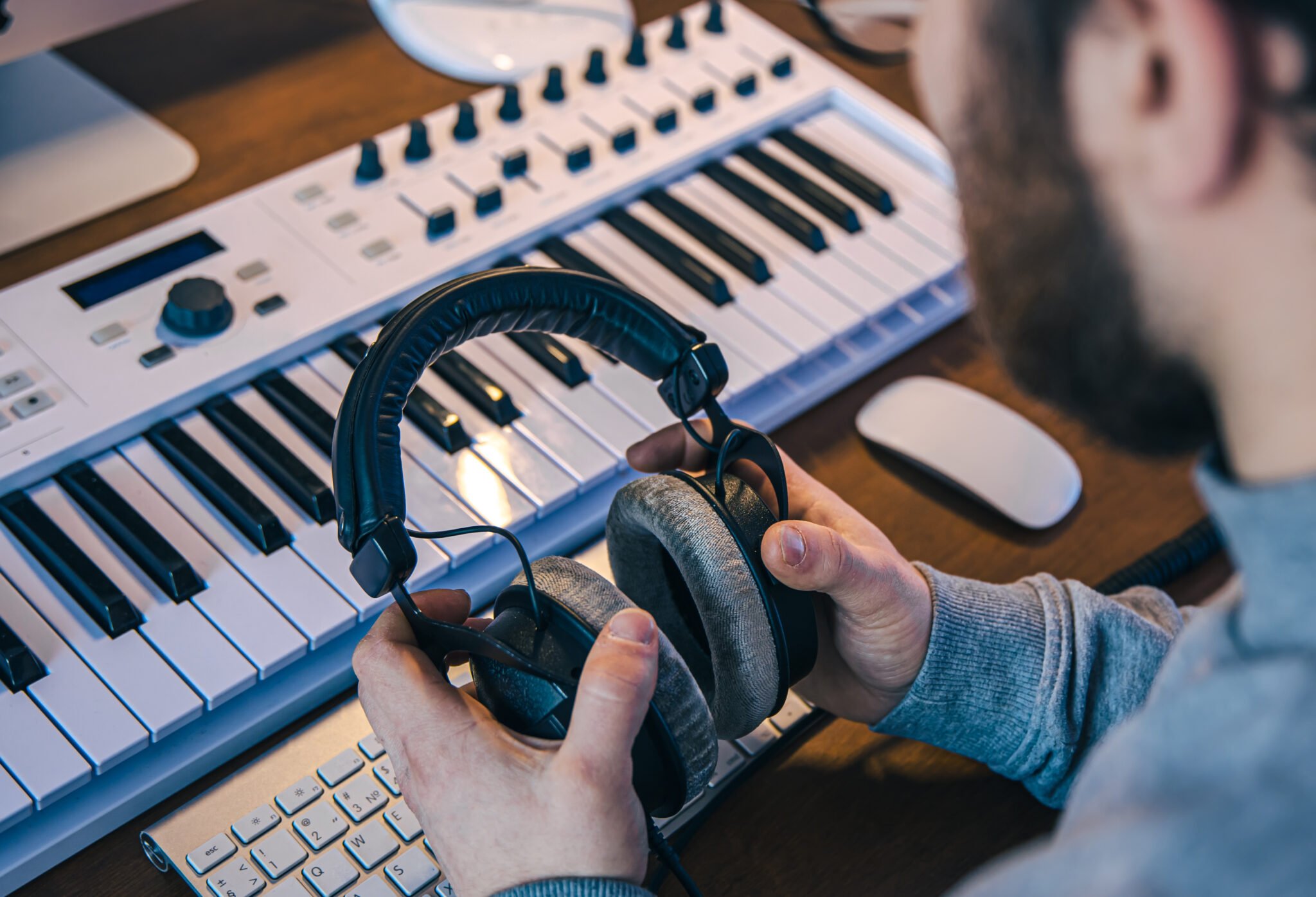 FPGA in Music Synthesis: Creating Unique Sounds and Instruments